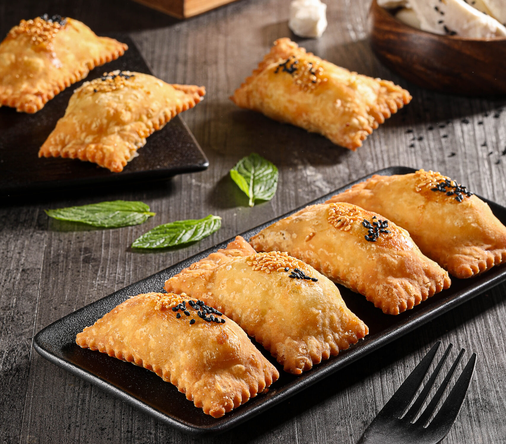 Sambousek with cheese - Frozen | damascenesweets.com